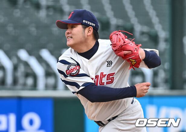 Han Hyun-hee struggles as bullpen pitcher for Lotte Giants in Futures League - CHOSUNBIZ