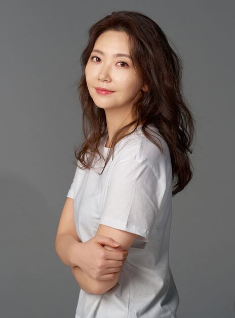 Lim Seong-eun marries businessman fiancé today, celebrates as dating ...