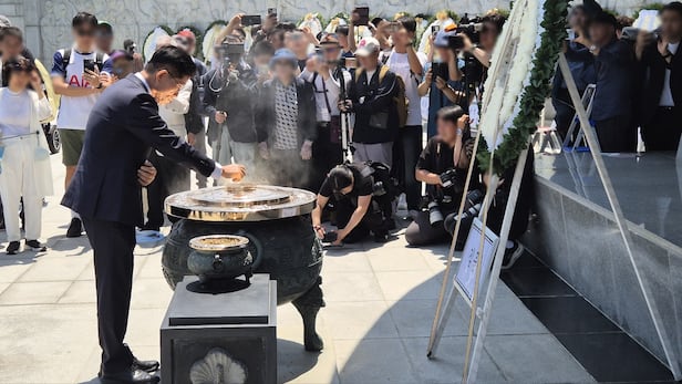 Kim Moon-soo urges South Korea to strengthen development during crisis ...