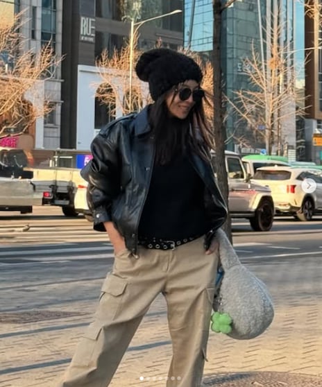 Hwang Shin-hye stuns at 60 with fashion sense rivaling MZ generation ...