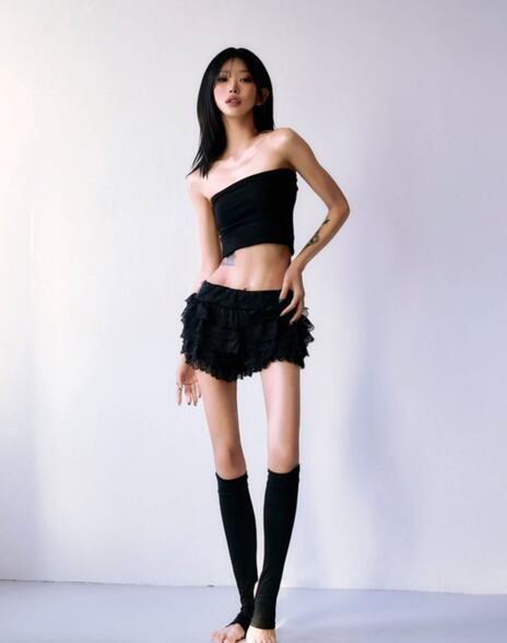 Choi Jun-hee flaunts slim figure, declares love for her body after weight loss - CHOSUNBIZ