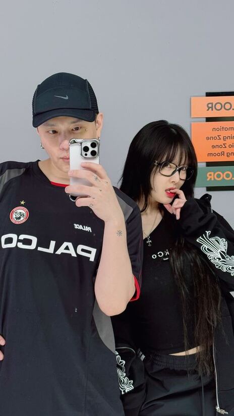 HyunA, Yong Jun-hyung flaunt couple style on honeymoon date - CHOSUNBIZ