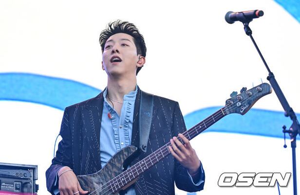 [사진]씨엔블루 이정신,'훈훈한 외모' - 조선비즈