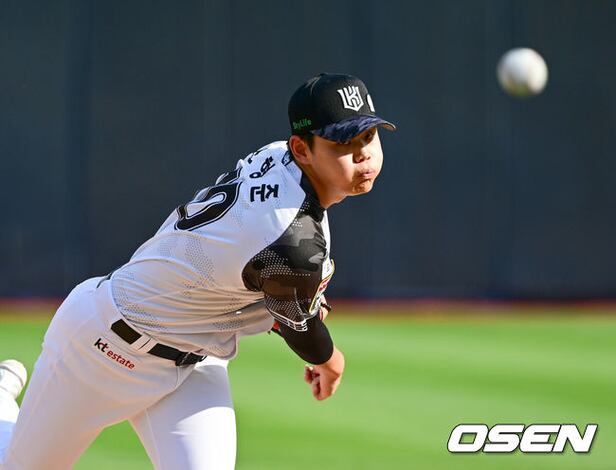 소형준 QS 5승+안현민 또 3안타 폭발, SSG에 10-3 대승...KT도 상위권 전쟁 합류, 롯데와 공동 4위 [수원 리뷰] - 조선비즈