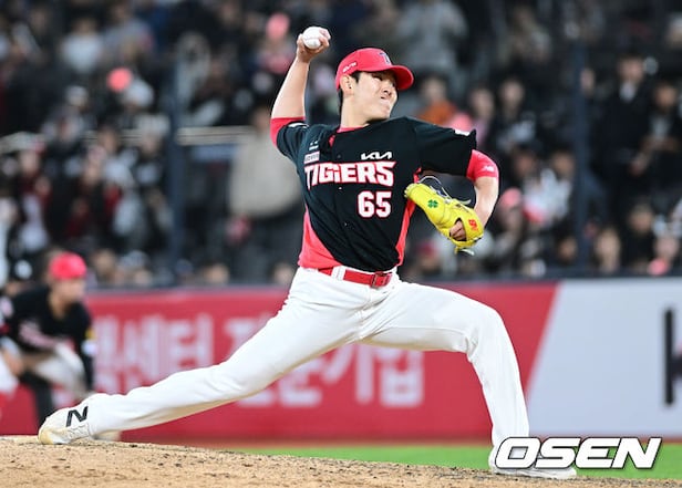 [Photo] KIA's Seong Young-tak enters in ninth-inning tie - CHOSUNBIZ
