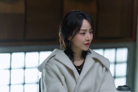 Shin Haesun transforms into mysterious luxury-seeking Sara Kim in ...