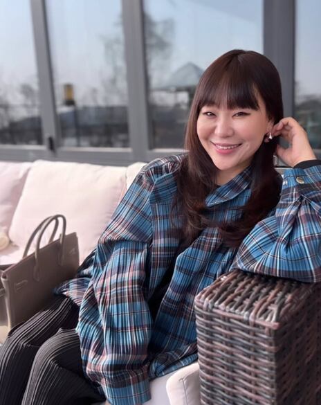 Jeong Ju-ri faces backlash for low pay of sister-in-law helping with ...