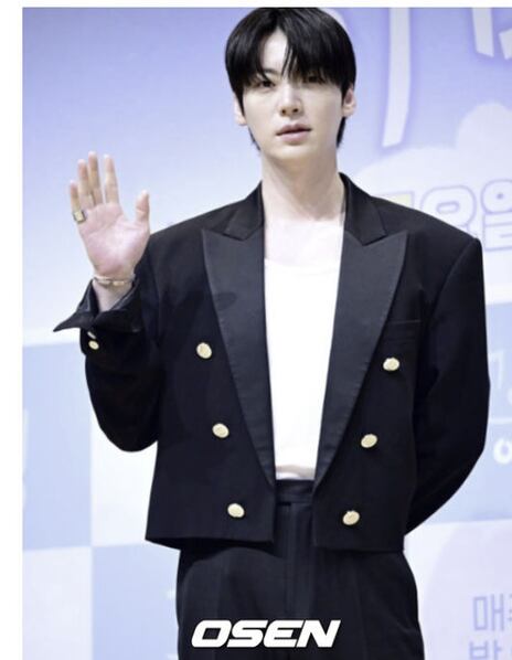 Ahn Jae-hyun hints at opposition to marriage with silent gesture at ...