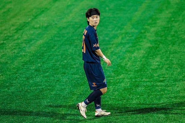 Jeong Min-young leaves Seoul City Hall for Ottawa seeking overseas ...