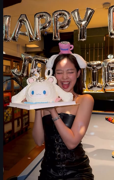 Happy birthday, Jennie! Turning 30 and the vibe is already hitting max ...