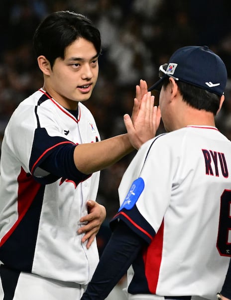 Moon Dong-ju joins South Korea's WBC reserve pitcher list - CHOSUNBIZ