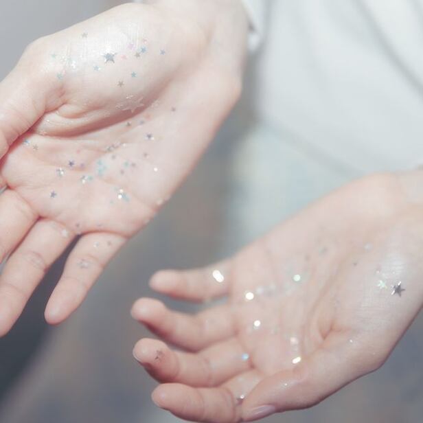Choi In-gyeong releases comforting pre-release track Stars from first ...