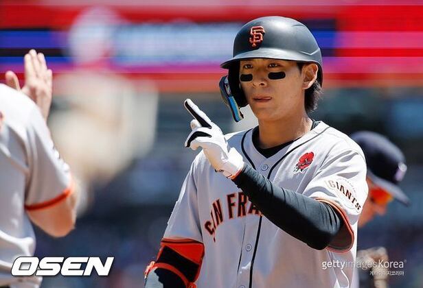 "크리켓 스윙 같아, 이정후 놀랍다" 기막힌 타격 기술로 2안타 폭발…7G 연속 안타→타율 .285 상승 [SF 리뷰] - 조선비즈