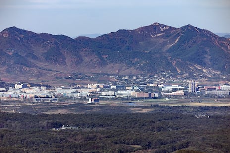 North Korean soldiers cross DMZ, retreat after South Korea warning ...