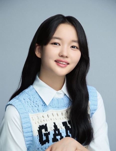 Choi Yoo-ri admires 'too much talker' Yoon Kyung-ho's humor on set ...